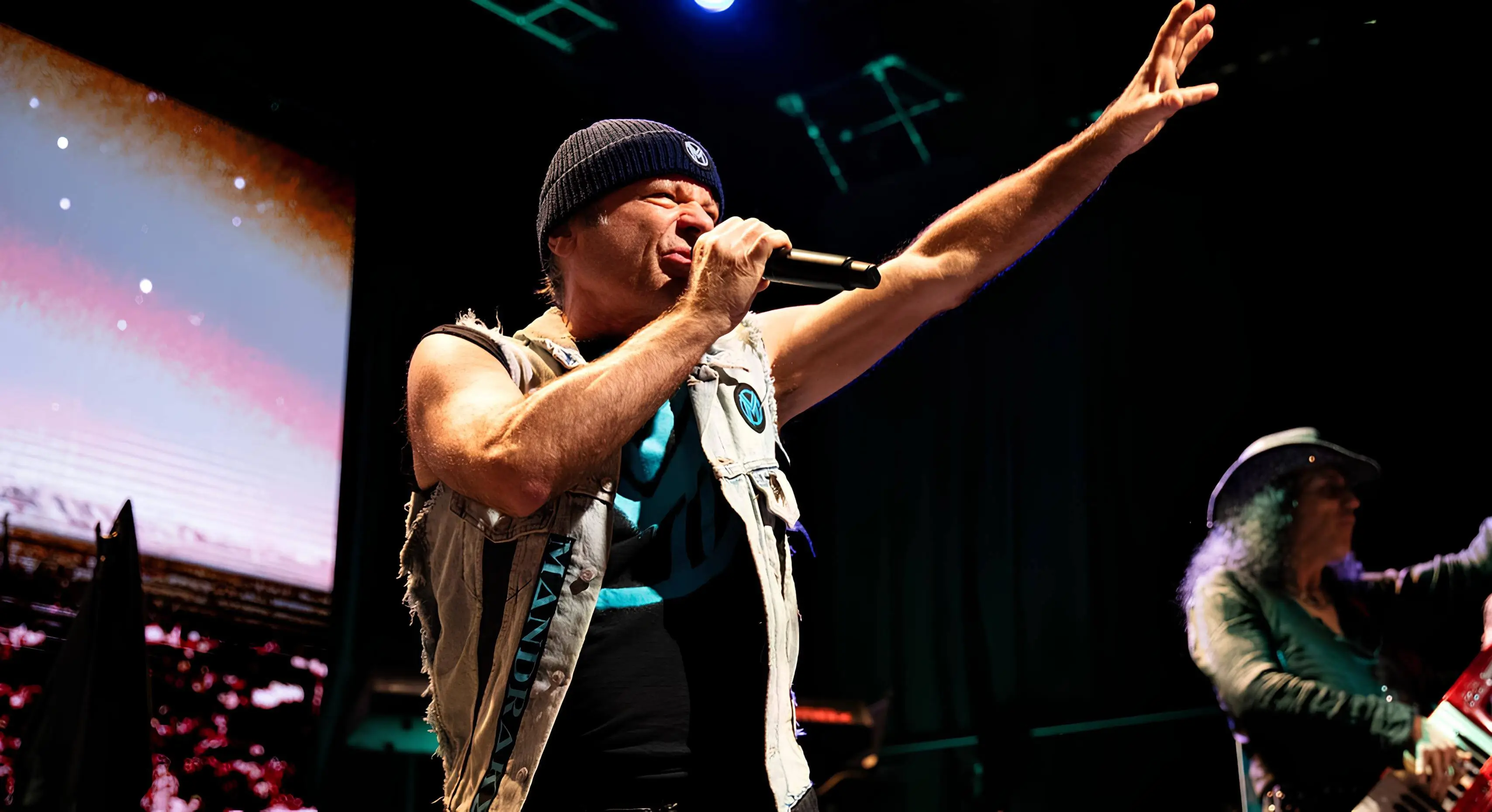 Bruce Dickinson: De Férias do Maiden ao Topo das Paradas